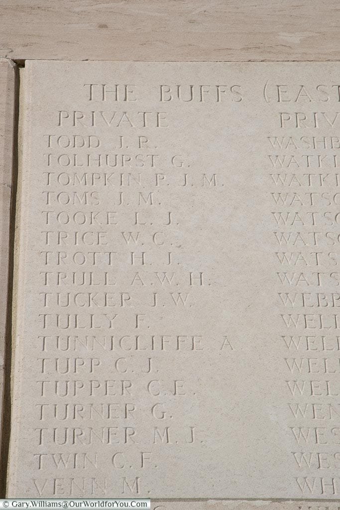 Eccles War Memorial, Kent, England - Our World for You