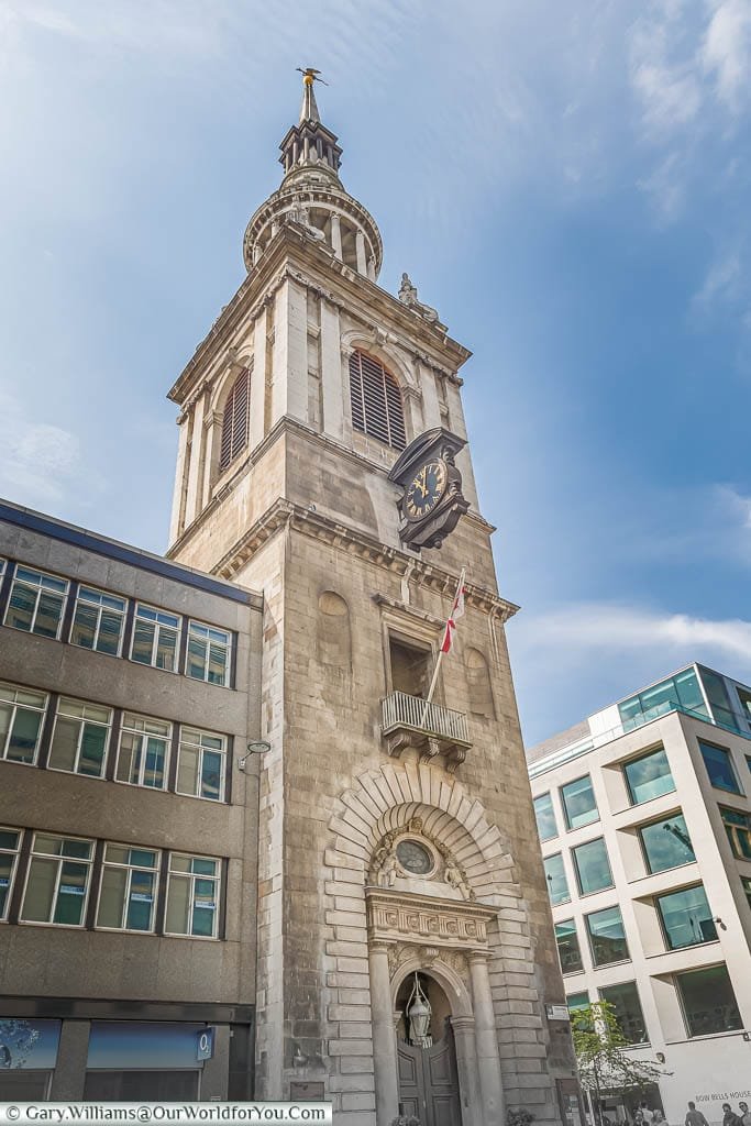 Discover the streets nearby Bank tube station - Our World for You