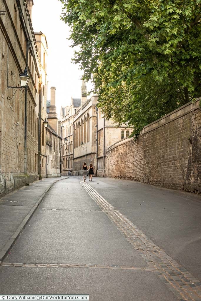 Colleges, Courtyards & a Camera, Oxford, England - Our World for You