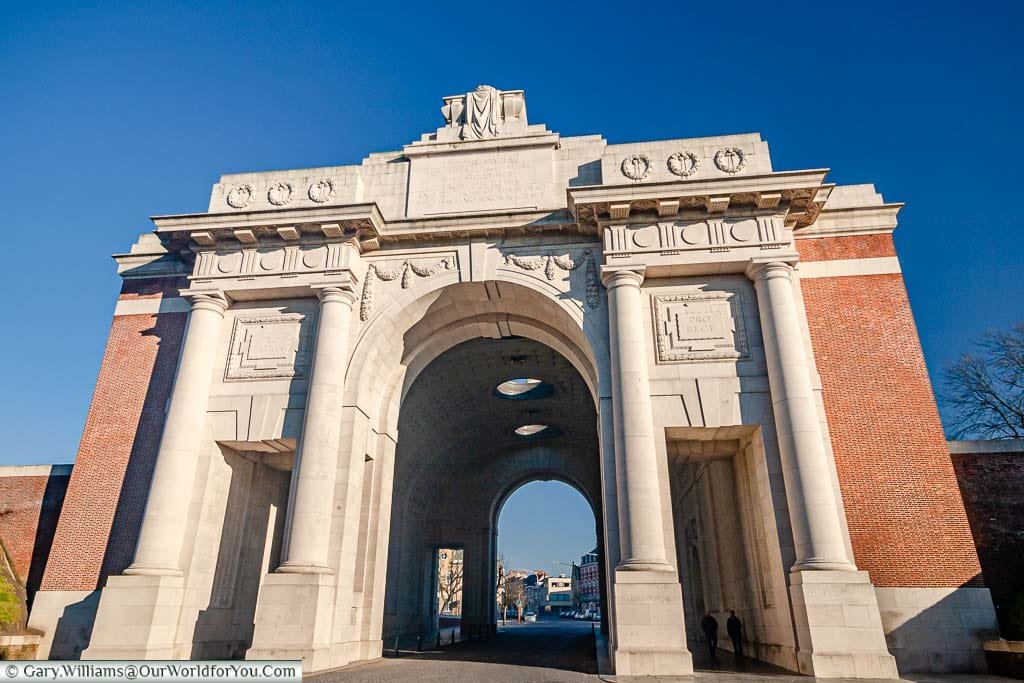Eccles War Memorial, Kent, England - Our World for You