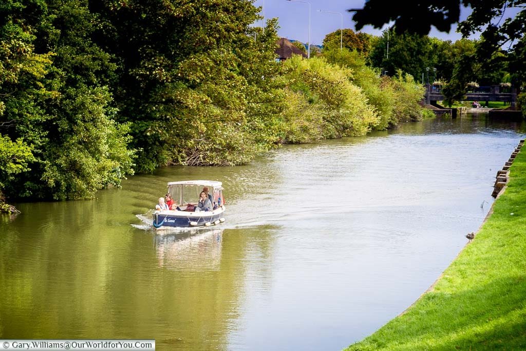 A visit to the coastal town of Hythe in Kent, England - Our World for You