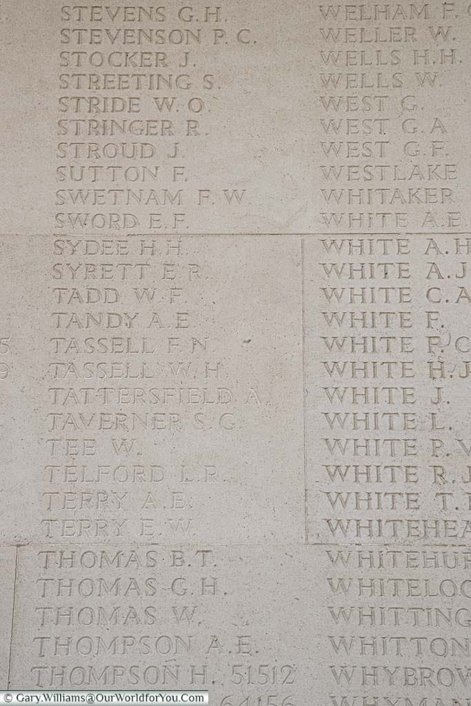 Eccles War Memorial, Kent, England - Our World for You