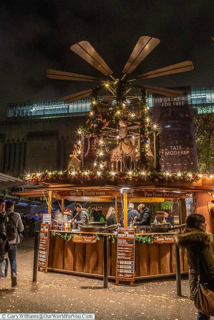 A few festive hours in London at Christmas - Our World for You