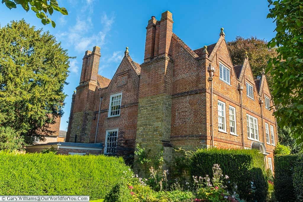 Exploring the charming town of Westerham in Kent - Our World for You