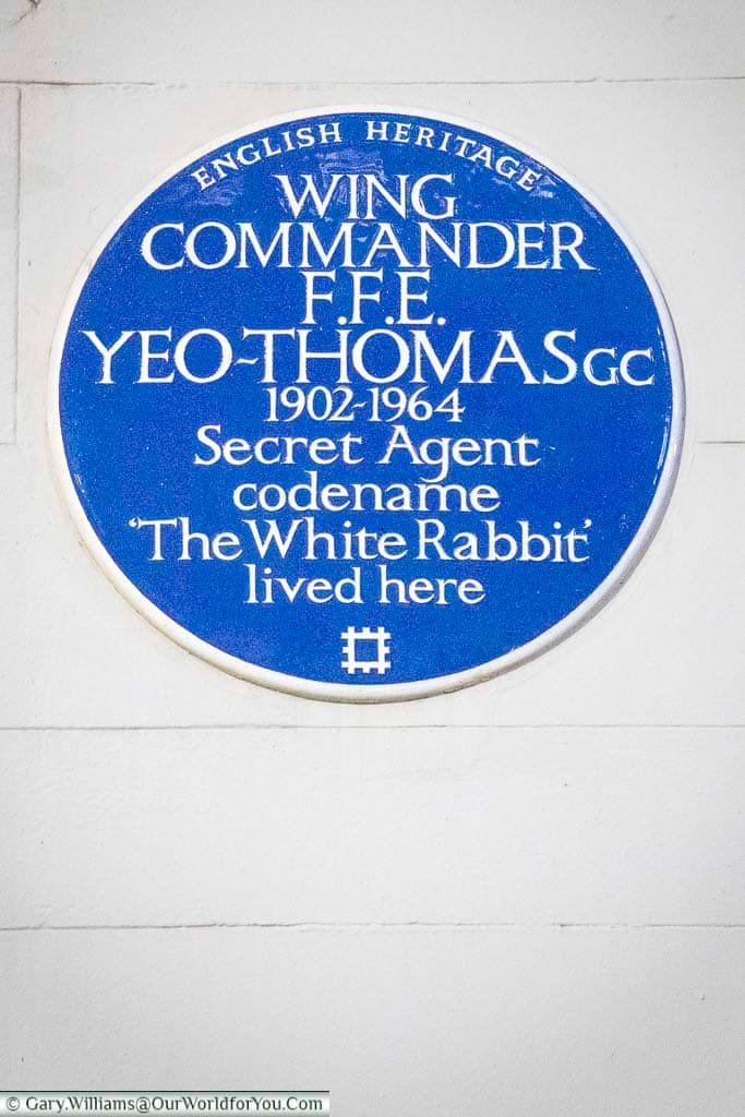Exploring the streets nearby Holborn tube station, London - Our World ...